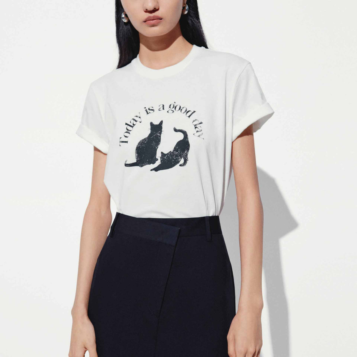 MO&Co. Women's Front Cat Print Cotton T-shirt