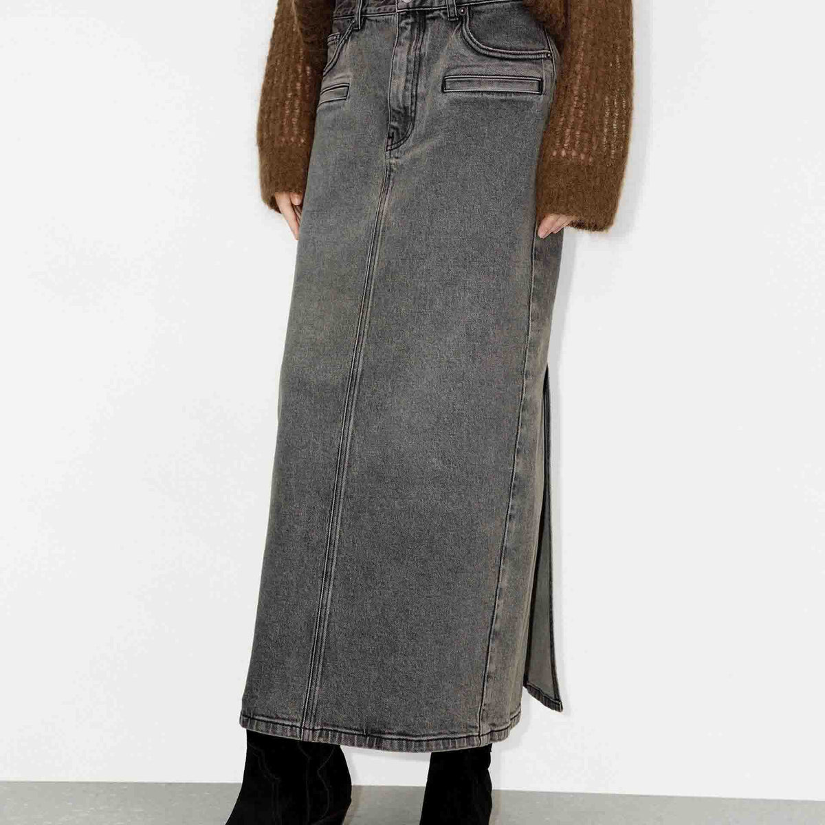 MO&Co. Women's Denim Back Slit Skirt