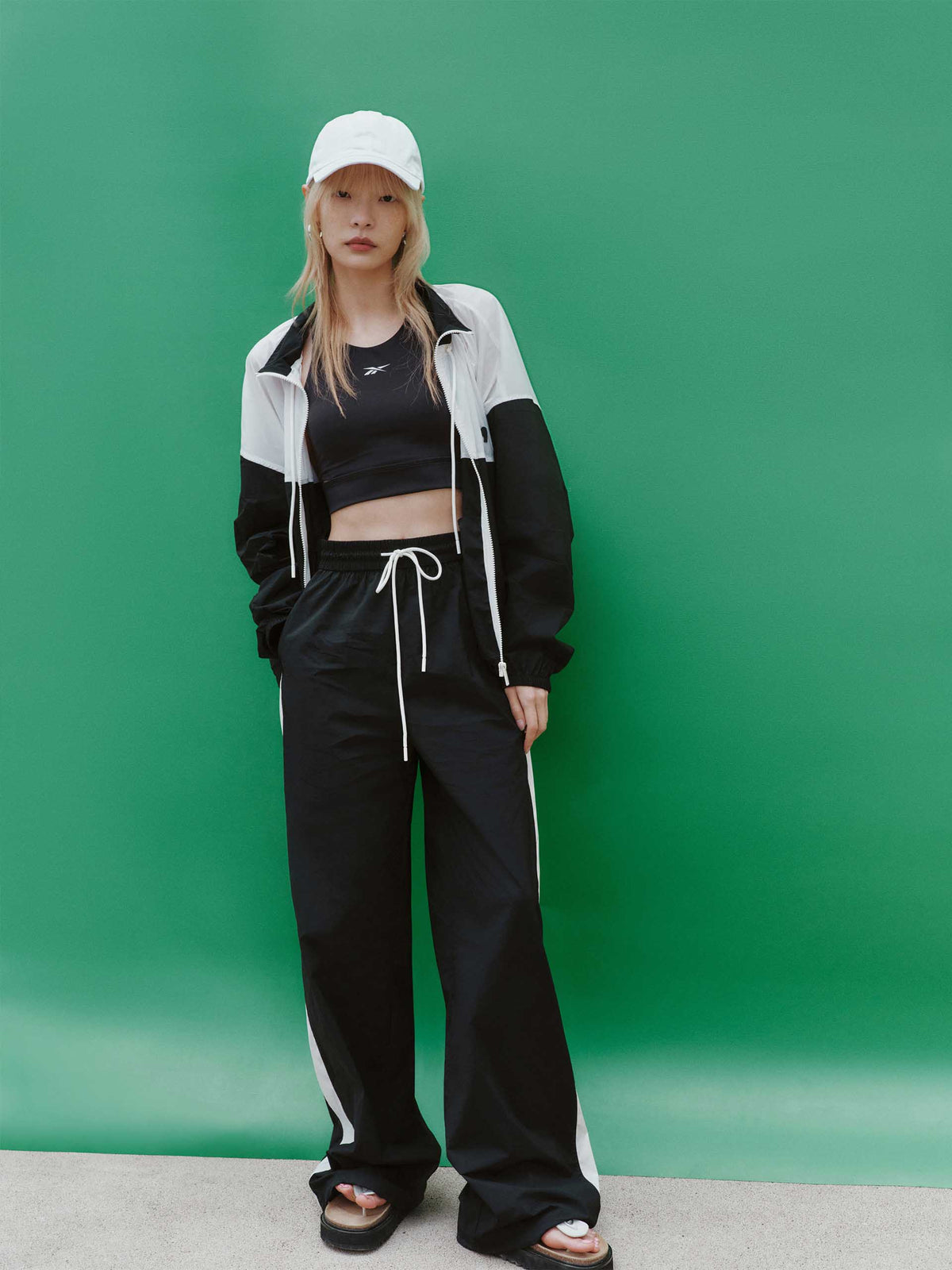 MO&Co. Women's Color Block Zipper Sun Protection Jacket