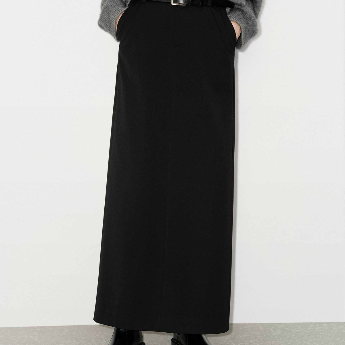 MO&Co. Women's Back Slit Straight Skirt