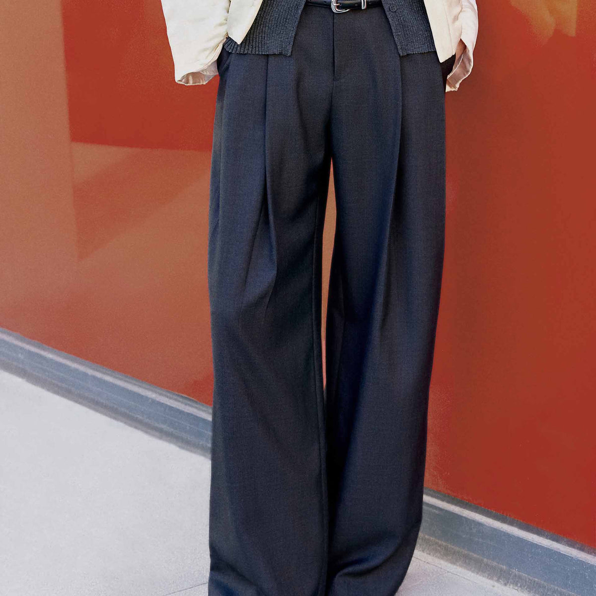 MO&Co. Women's Front Pleated Relaxed Pants