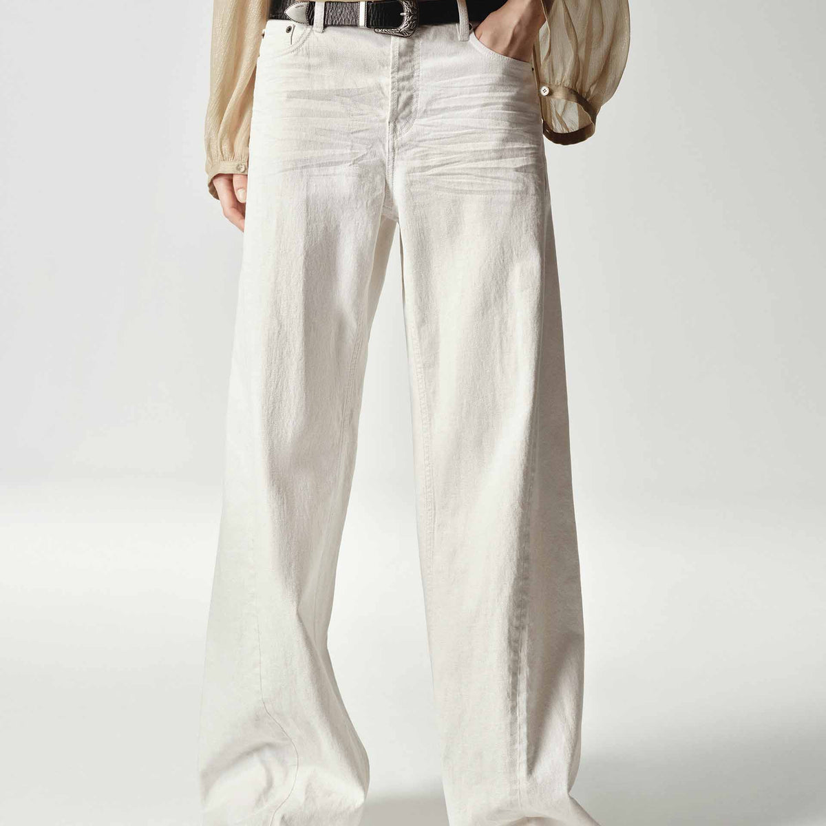MO&Co. Women's Cotton Linen White Jeans