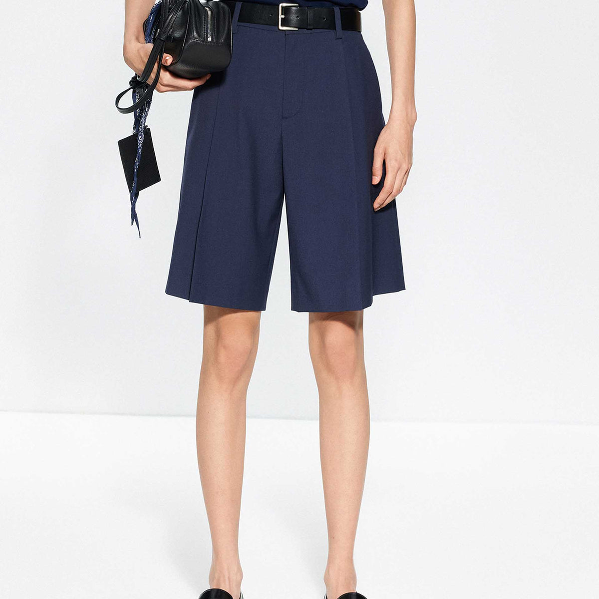 MO&Co. Women's Midi Length Straight Shorts