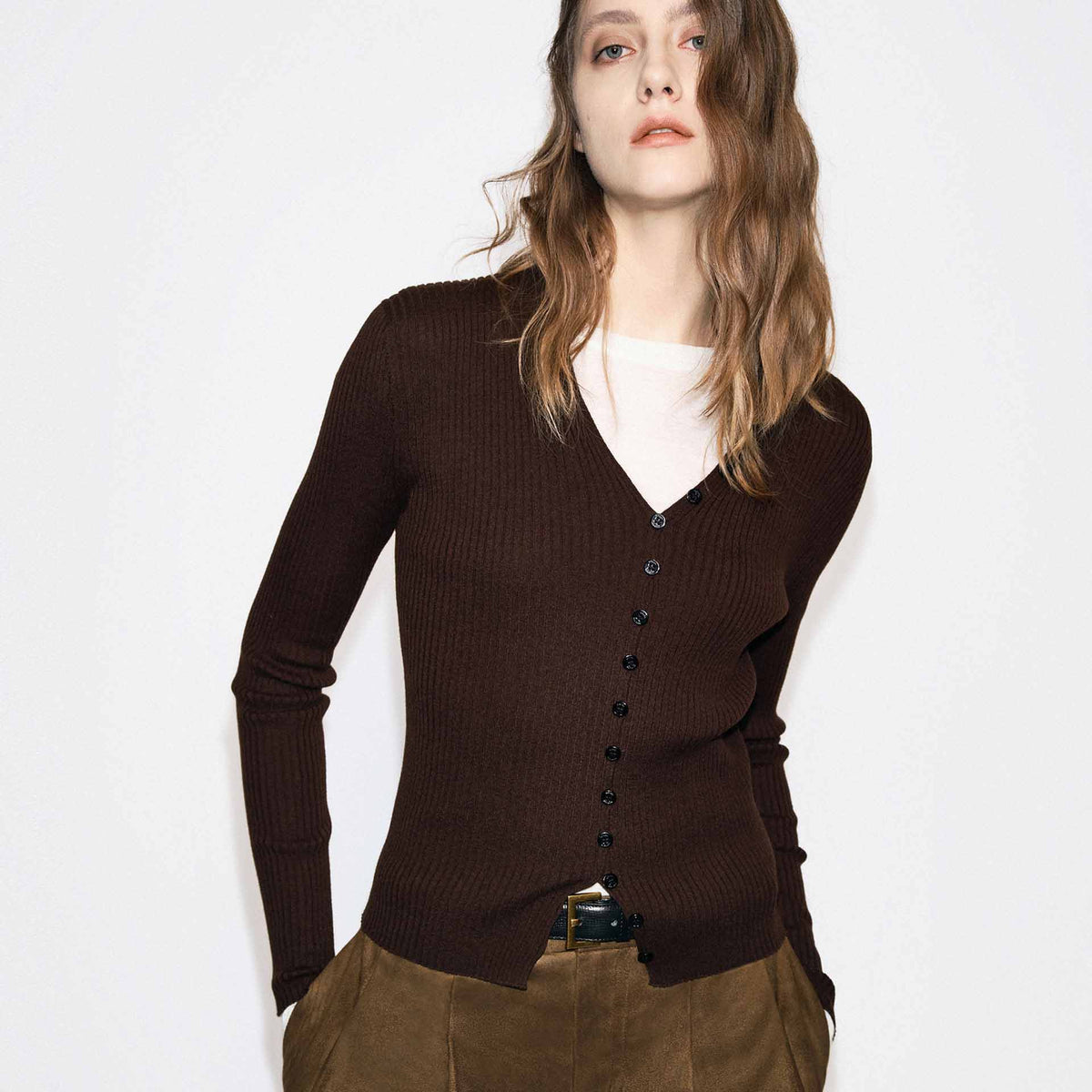 MO&Co. Women's Fitted V-neck Button Cardigan