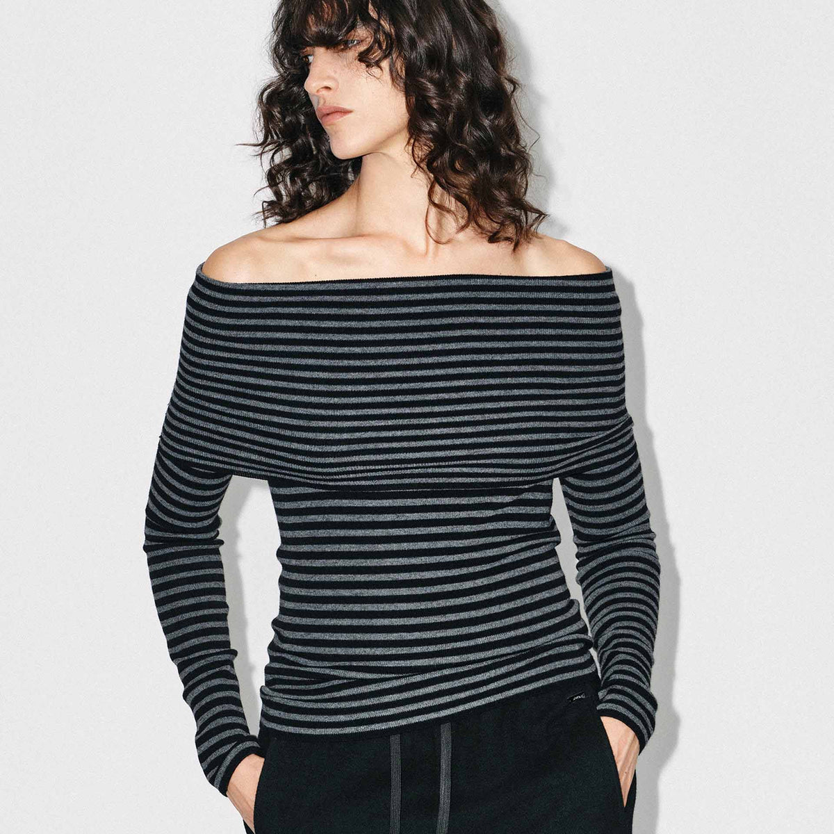 MO&Co. Women's Off-shoulder Fitted Knit Top