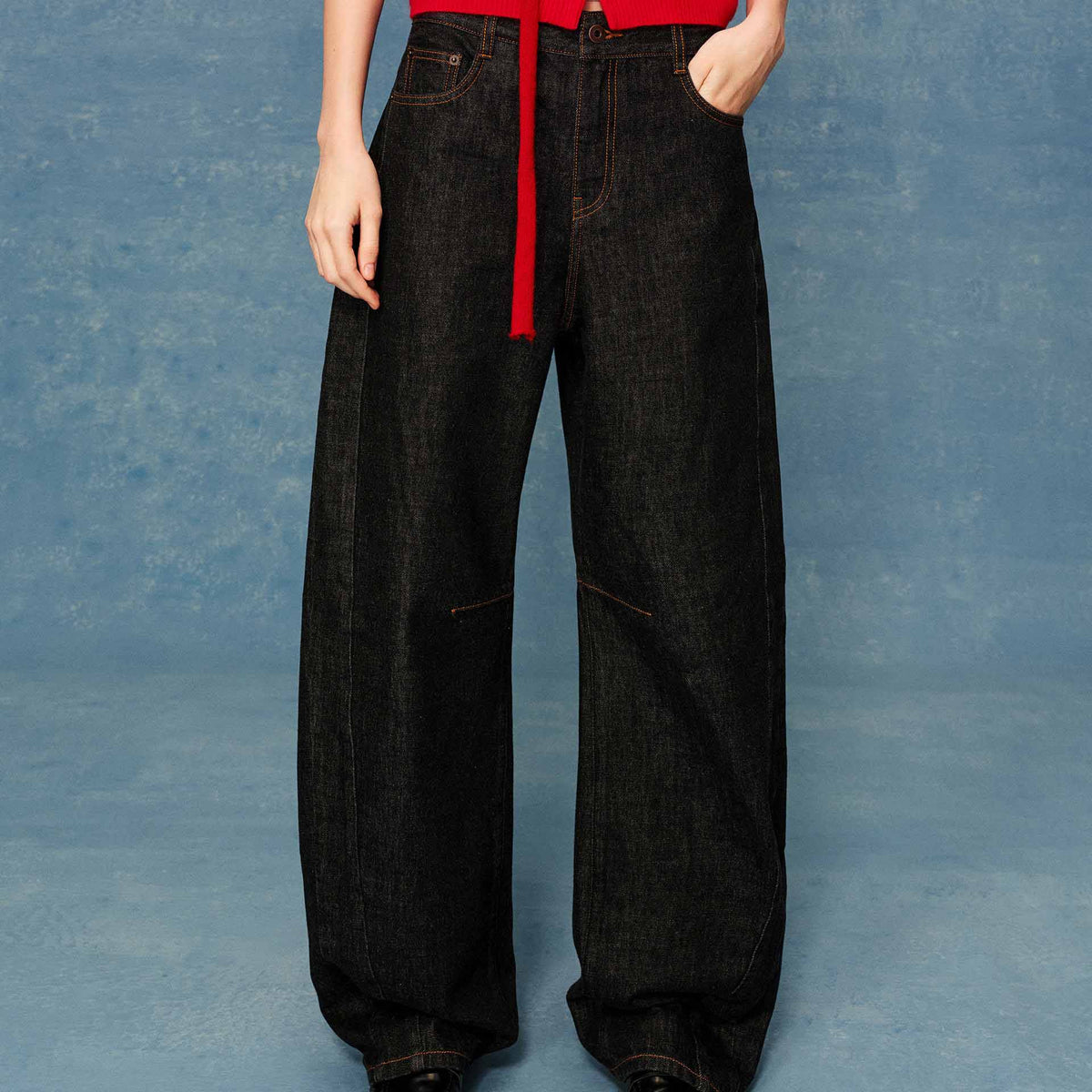 MO&Co. Women's Cotton Barrel Leg Jeans | Contrast Seams