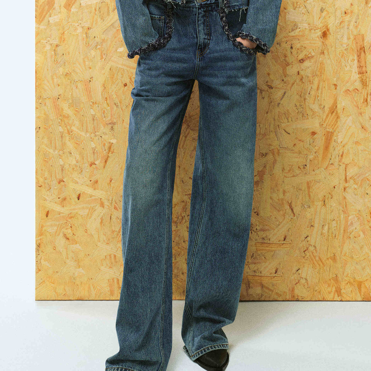 MO&Co. Women's Trim Detail Straight Jeans