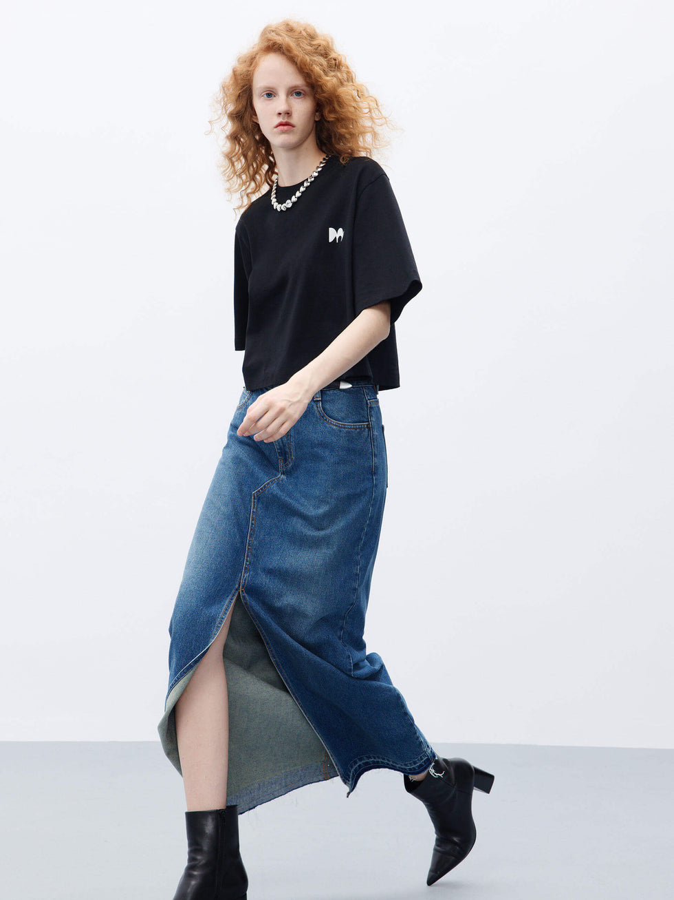 MO&Co. Women's Crew Neck Crop Boxy Cotton T-shirt in Print