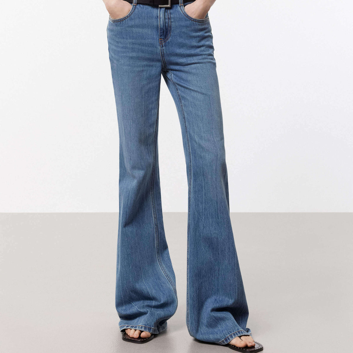 MO&Co. Women's Cotton Flared Leg Jeans